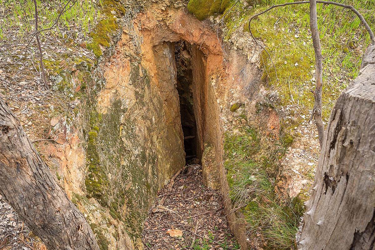 Miner's Hut Ruins and Gold Diggings | Goldfields Guide