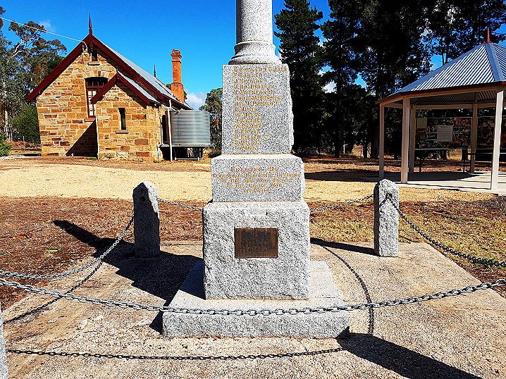 Clydesdale State School and War Memorial | Goldfields Guide