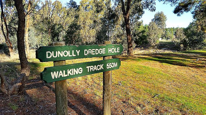 Dunolly Dredge Hole Walking Track | Goldfields Guide