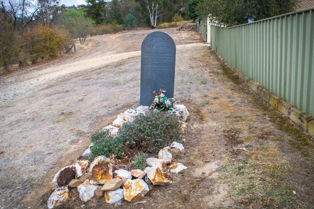 Lone Grave of Mother and Child | Goldfields Guide