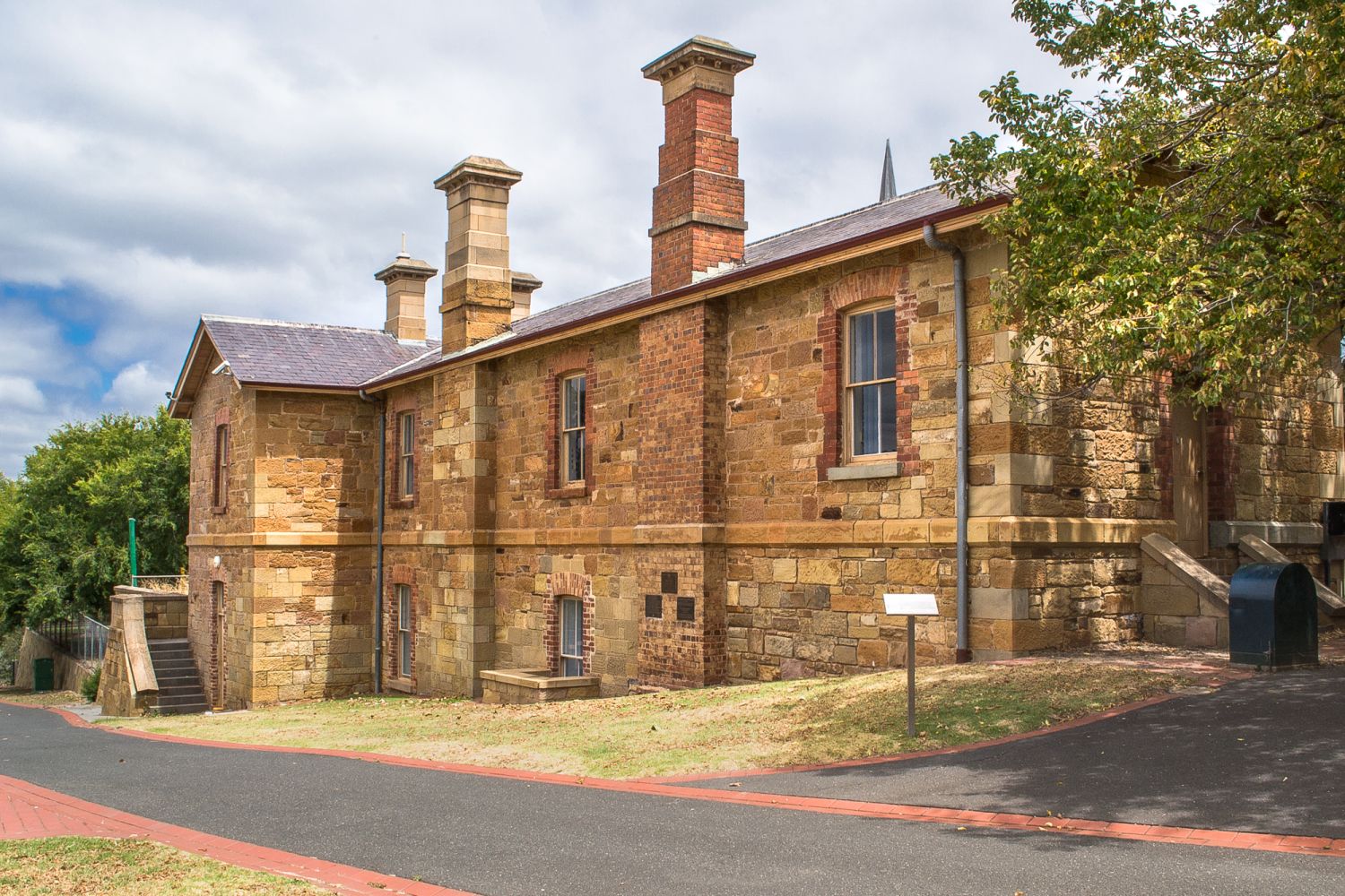 Old Police Barracks | Goldfields Guide
